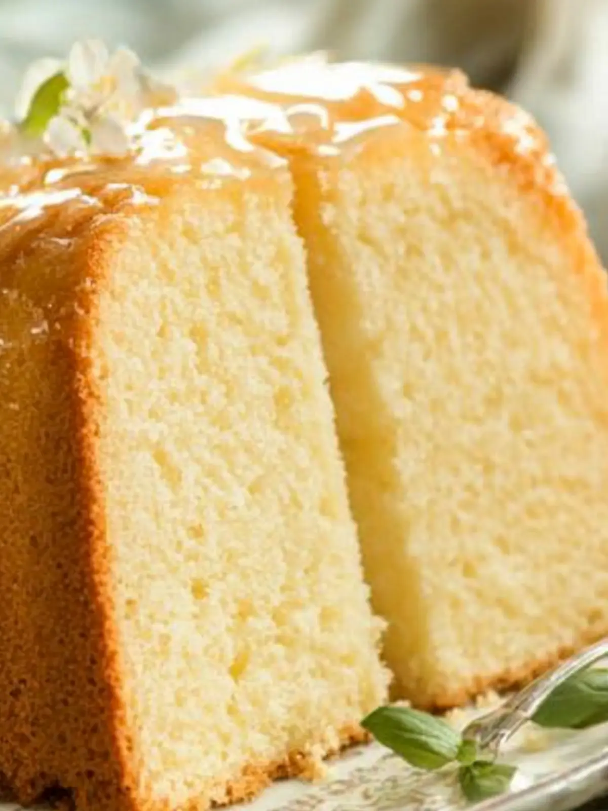 Irresistible Old Fashioned Blue Ribbon Pound Cake Recipe